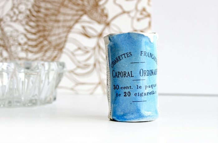 Pot à tabac Caporal chez muluBrok brocante en Normandie